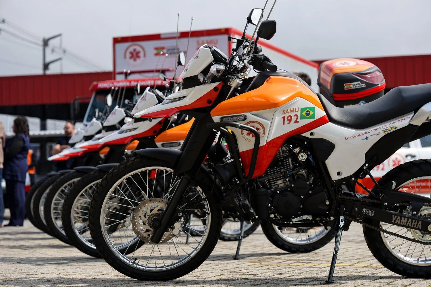 Governador Jorginho Mello entrega motolâncias, equipamentos e uniformes para o Samu de SC ...