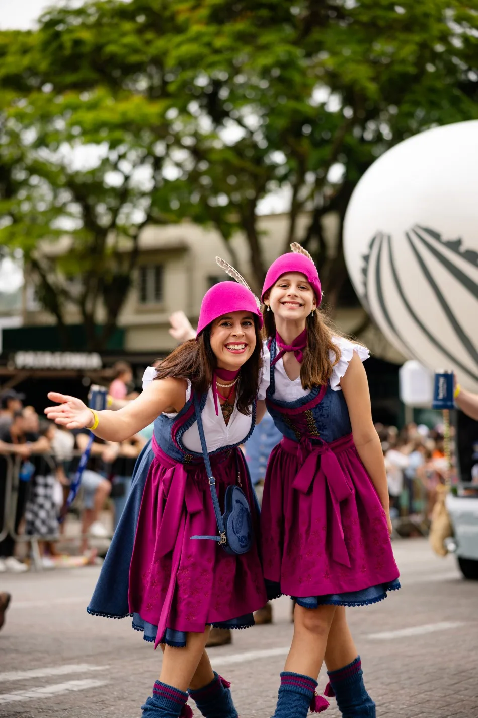 Oktoberfest Blumenau 2026 terá desfile extra e total de oito desfiles ...